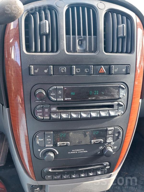 Melns Chrysler Grand Voyager 2006 Rīga, ar dzinēja tilpumu 2.80 L un nobraukumu 317 tūkst. km par 1350 €, foto 8 vietnē AUTOMOTO.COM.LV