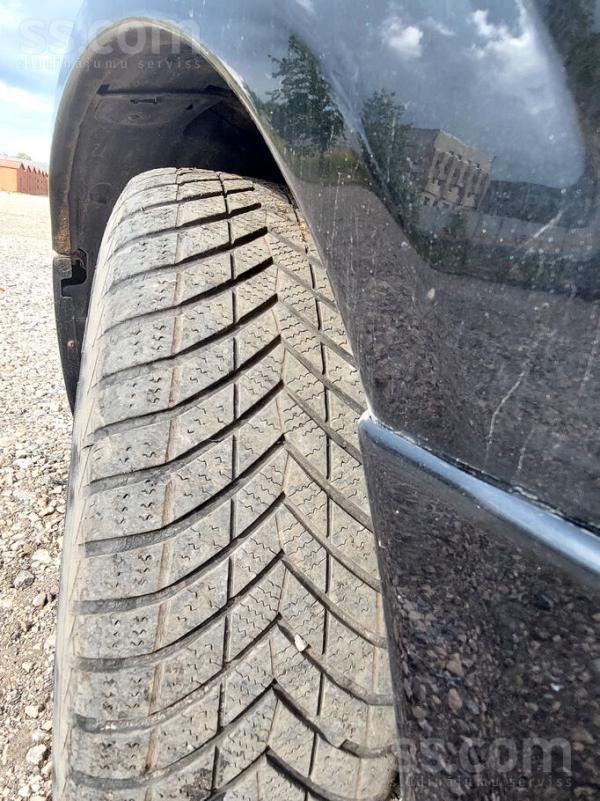 Melns Chrysler Grand Voyager 2006 Rīga, ar dzinēja tilpumu 2.80 L un nobraukumu 317 tūkst. km par 1350 €, foto 10 vietnē AUTOMOTO.COM.LV