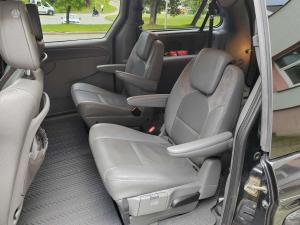 Melns Chrysler Grand Voyager 2006 Viļņa, ar dzinēja tilpumu 3.30 L un nobraukumu 320 tūkst. km par 2500 €, foto 11 vietnē AUTOMOTO.COM.LV