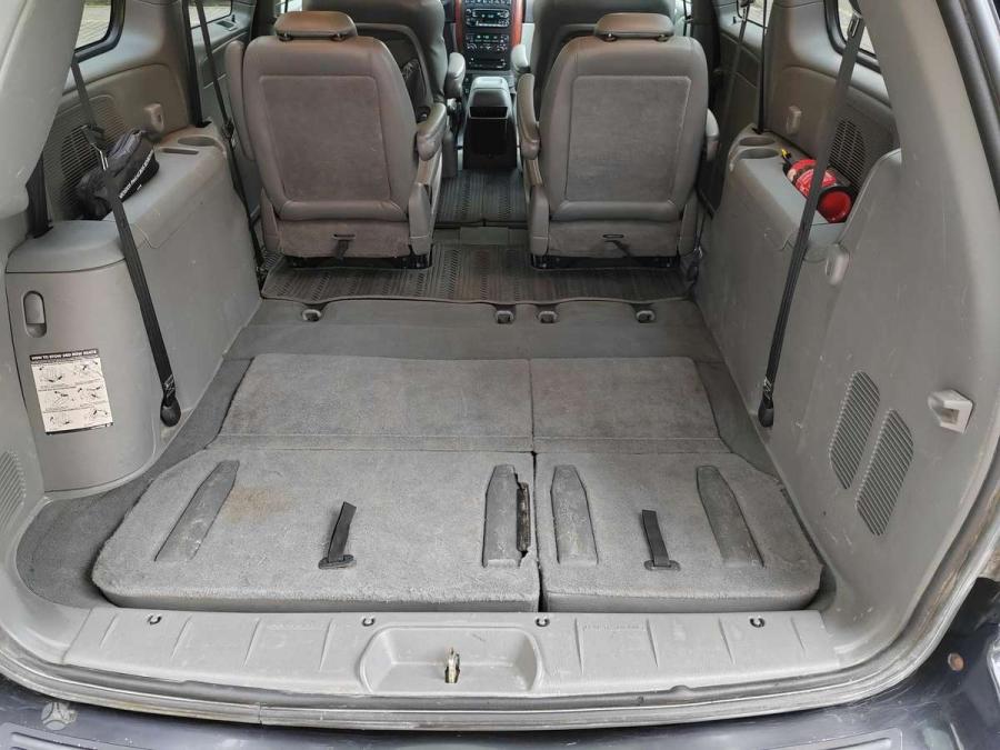 Melns Chrysler Grand Voyager 2006 Viļņa, ar dzinēja tilpumu 3.30 L un nobraukumu 320 tūkst. km par 2500 €, foto 16 vietnē AUTOMOTO.COM.LV