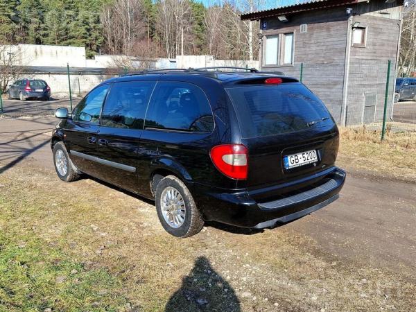 Black Chrysler Grand Voyager 2006 in Riga, with an engine capacity of 2.80 L and mileage of 256 thousand km for 780 €, photo 9 on AUTOMOTO.COM.LV