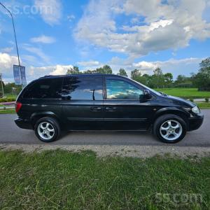 Black Chrysler Grand Voyager 2007 in Ogre, with an engine capacity of 2.80 L and mileage of 315 thousand km for 2350 €, photo 4 on AUTOMOTO.COM.LV