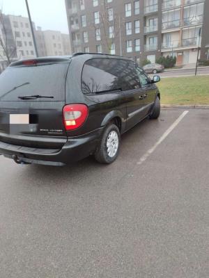 Melns Chrysler Grand Voyager 2007 Viļņa, ar dzinēja tilpumu 2.78 L un nobraukumu 346 tūkst. km par 2099 €, foto 4 vietnē AUTOMOTO.COM.LV
