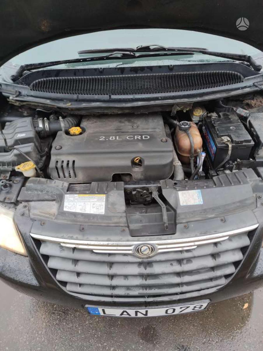 Melns Chrysler Grand Voyager 2007 Viļņa, ar dzinēja tilpumu 2.78 L un nobraukumu 346 tūkst. km par 2099 €, foto 14 vietnē AUTOMOTO.COM.LV