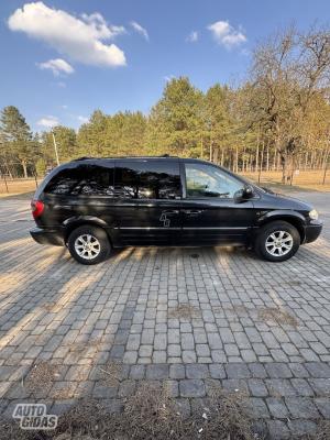 Black Chrysler Grand Voyager 2007 in Druskininkai, with an engine capacity of 2.80 L and mileage of 417 thousand km for 1850 €, photo 3 on AUTOMOTO.COM.LV