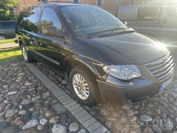 Melns Chrysler Grand Voyager 2007 Daugavpils, ar dzinēja tilpumu 2.80 L un nobraukumu 359 tūkst. km par 1800 €, foto 2 vietnē AUTOMOTO.COM.LV
