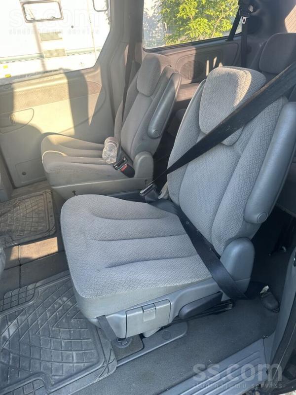 Melns Chrysler Grand Voyager 2007 Daugavpils, ar dzinēja tilpumu 2.80 L un nobraukumu 359 tūkst. km par 1800 €, foto 6 vietnē AUTOMOTO.COM.LV
