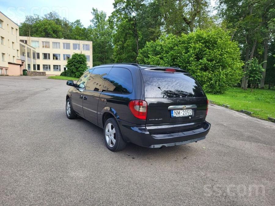 Melns Chrysler Grand Voyager 2007 Rīga, ar dzinēja tilpumu 2.80 L un nobraukumu 249 tūkst. km par 3399 €, foto 1 vietnē AUTOMOTO.COM.LV