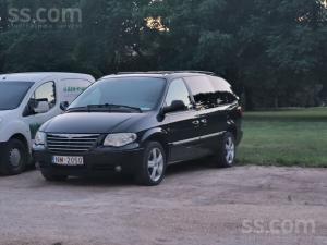 Melns Chrysler Grand Voyager 2007 Rīga, ar dzinēja tilpumu 2.80 L un nobraukumu 249 tūkst. km par 3399 €, foto 9 vietnē AUTOMOTO.COM.LV