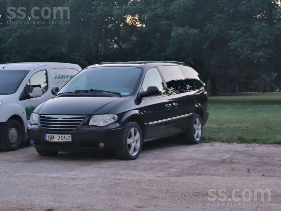 Melns Chrysler Grand Voyager 2007 Rīga, ar dzinēja tilpumu 2.80 L un nobraukumu 249 tūkst. km par 3399 €, foto 9 vietnē AUTOMOTO.COM.LV