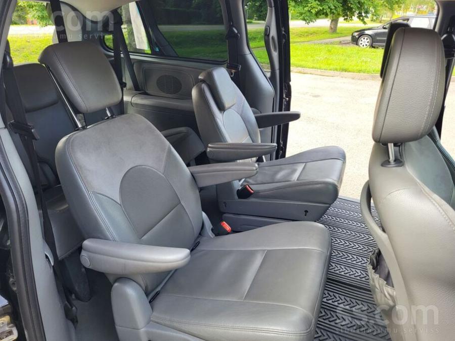 Melns Chrysler Grand Voyager 2007 Rīga, ar dzinēja tilpumu 2.80 L un nobraukumu 249 tūkst. km par 3399 €, foto 14 vietnē AUTOMOTO.COM.LV