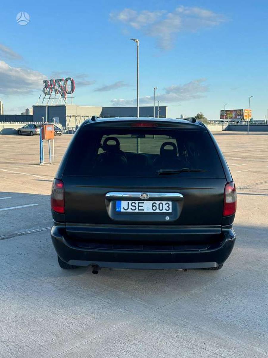 Melns Chrysler Grand Voyager 2007 Viļņa, ar dzinēja tilpumu 2.78 L un nobraukumu 419 tūkst. km par 1600 €, foto 5 vietnē AUTOMOTO.COM.LV