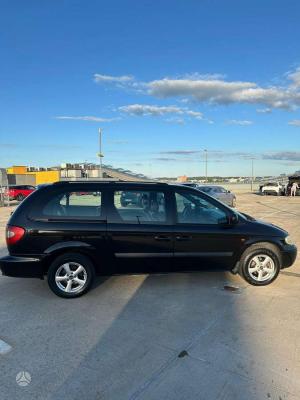Melns Chrysler Grand Voyager 2007 Viļņa, ar dzinēja tilpumu 2.78 L un nobraukumu 419 tūkst. km par 1600 €, foto 6 vietnē AUTOMOTO.COM.LV