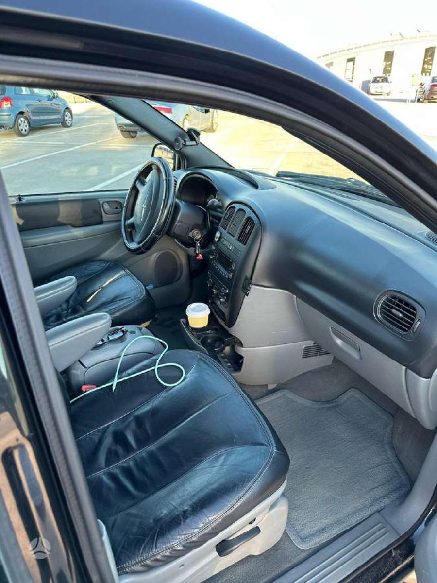 Melns Chrysler Grand Voyager 2007 Viļņa, ar dzinēja tilpumu 2.78 L un nobraukumu 419 tūkst. km par 1600 €, foto 7 vietnē AUTOMOTO.COM.LV