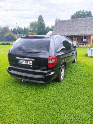 Melns Chrysler Grand Voyager 2007 Dobele, ar dzinēja tilpumu 2.80 L un nobraukumu 250 tūkst. km par 2200 €, foto  vietnē AUTOMOTO.COM.LV