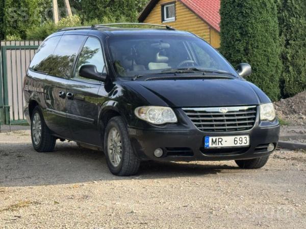Black Chrysler Grand Voyager 2007 in Balvi, with an engine capacity of 2.80 L and mileage of 349 thousand km for 1250 €, photo 1 on AUTOMOTO.COM.LV