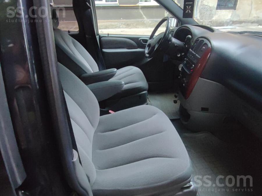 Melns Chrysler Grand Voyager 2007 Rīga, ar dzinēja tilpumu 2.80 L un nobraukumu 0 tūkst. km par 950 €, foto 5 vietnē AUTOMOTO.COM.LV