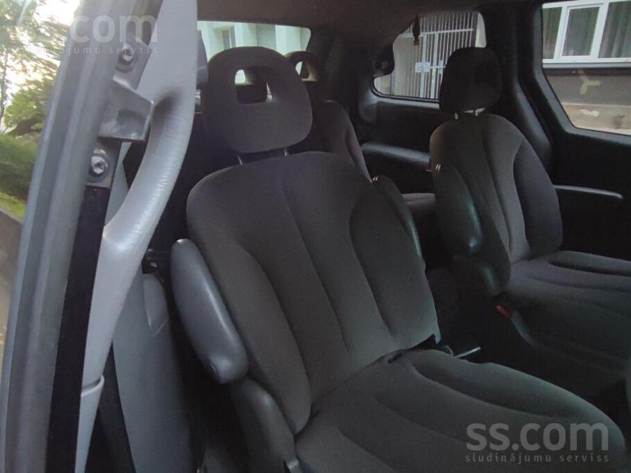 Melns Chrysler Grand Voyager 2007 Rīga, ar dzinēja tilpumu 2.80 L un nobraukumu 0 tūkst. km par 950 €, foto 6 vietnē AUTOMOTO.COM.LV