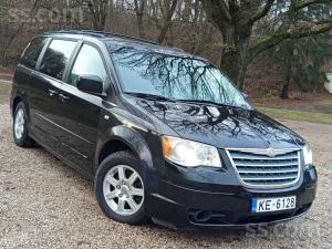 Black Chrysler Grand Voyager 2008 in Tukums, with an engine capacity of 2.80 L and mileage of 344 thousand km for 3990 €, photo  on AUTOMOTO.COM.LV