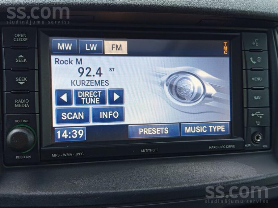 Black Chrysler Grand Voyager 2008 in Tukums, with an engine capacity of 2.80 L and mileage of 344 thousand km for 3990 €, photo 7 on AUTOMOTO.COM.LV