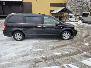 Black Chrysler Grand Voyager 2008 in Vilnius, with an engine capacity of 2.78 L and mileage of 400 thousand km for 1800 €, photo 5 on AUTOMOTO.COM.LV