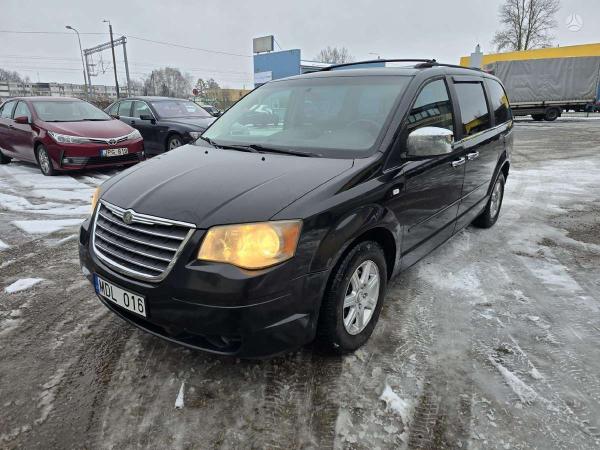 Melns Chrysler Grand Voyager 2008 Viļņa, ar dzinēja tilpumu 2.78 L un nobraukumu 400 tūkst. km par 1600 €, foto 1 vietnē AUTOMOTO.COM.LV