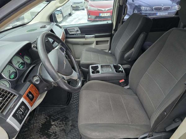 Melns Chrysler Grand Voyager 2008 Viļņa, ar dzinēja tilpumu 2.78 L un nobraukumu 400 tūkst. km par 1600 €, foto 10 vietnē AUTOMOTO.COM.LV