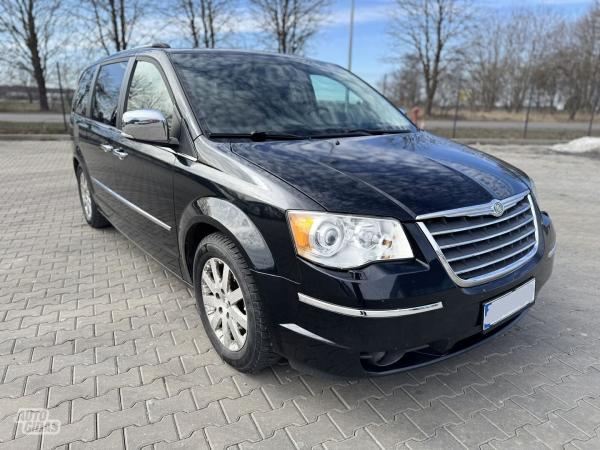 Black Chrysler Grand Voyager 2008 in Kaunas, with an engine capacity of 2.80 L and mileage of 300 thousand km for 3900 €, photo 1 on AUTOMOTO.COM.LV