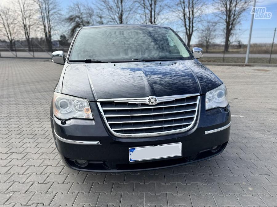 Black Chrysler Grand Voyager 2008 in Kaunas, with an engine capacity of 2.80 L and mileage of 300 thousand km for 3900 €, photo 3 on AUTOMOTO.COM.LV