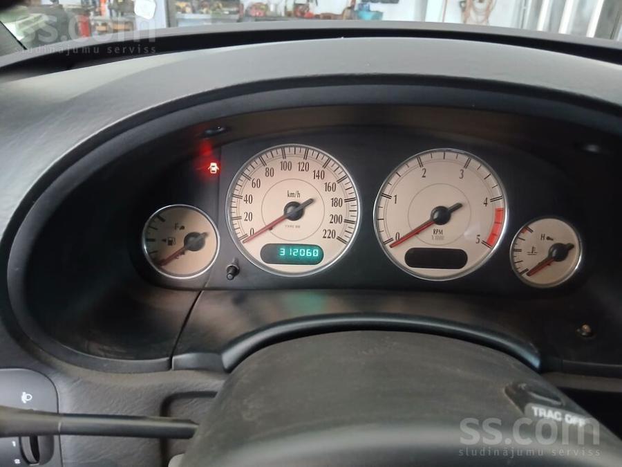 Black Chrysler Grand Voyager 2008 in Valmiera, with an engine capacity of 2.80 L and mileage of 312 thousand km for 2400 €, photo 12 on AUTOMOTO.COM.LV