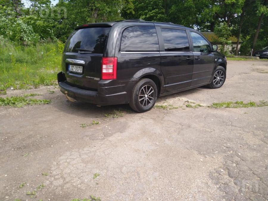 Melns Chrysler Grand Voyager 2008 Rīga, ar dzinēja tilpumu 2.80 L un nobraukumu 367 tūkst. km par 3099 €, foto 3 vietnē AUTOMOTO.COM.LV