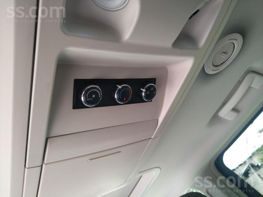 Melns Chrysler Grand Voyager 2008 Rīga, ar dzinēja tilpumu 2.80 L un nobraukumu 367 tūkst. km par 3099 €, foto 9 vietnē AUTOMOTO.COM.LV