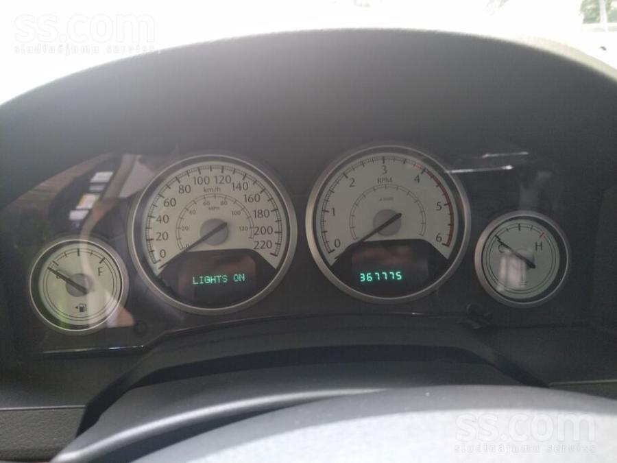 Melns Chrysler Grand Voyager 2008 Rīga, ar dzinēja tilpumu 2.80 L un nobraukumu 367 tūkst. km par 3099 €, foto 18 vietnē AUTOMOTO.COM.LV