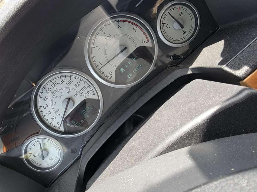Melns Chrysler Grand Voyager 2008 Kauņa, ar dzinēja tilpumu 2.78 L un nobraukumu 261 tūkst. km par 3650 €, foto 8 vietnē AUTOMOTO.COM.LV