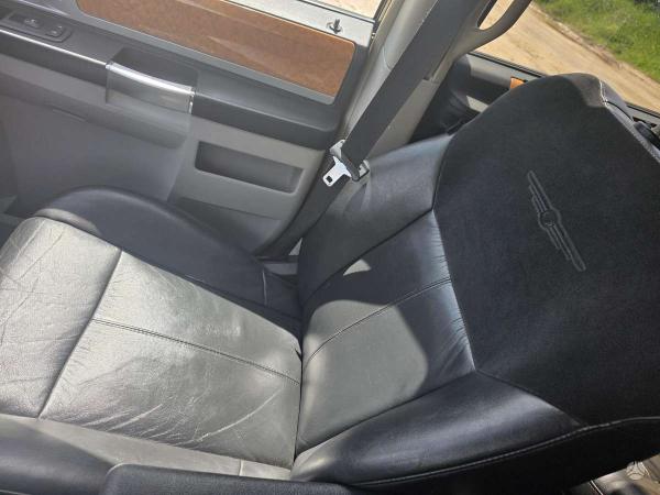 Melns Chrysler Grand Voyager 2008 Kauņa, ar dzinēja tilpumu 2.78 L un nobraukumu 261 tūkst. km par 3650 €, foto 8 vietnē AUTOMOTO.COM.LV