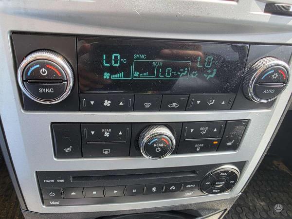 Melns Chrysler Grand Voyager 2008 Kauņa, ar dzinēja tilpumu 2.78 L un nobraukumu 261 tūkst. km par 3650 €, foto 10 vietnē AUTOMOTO.COM.LV