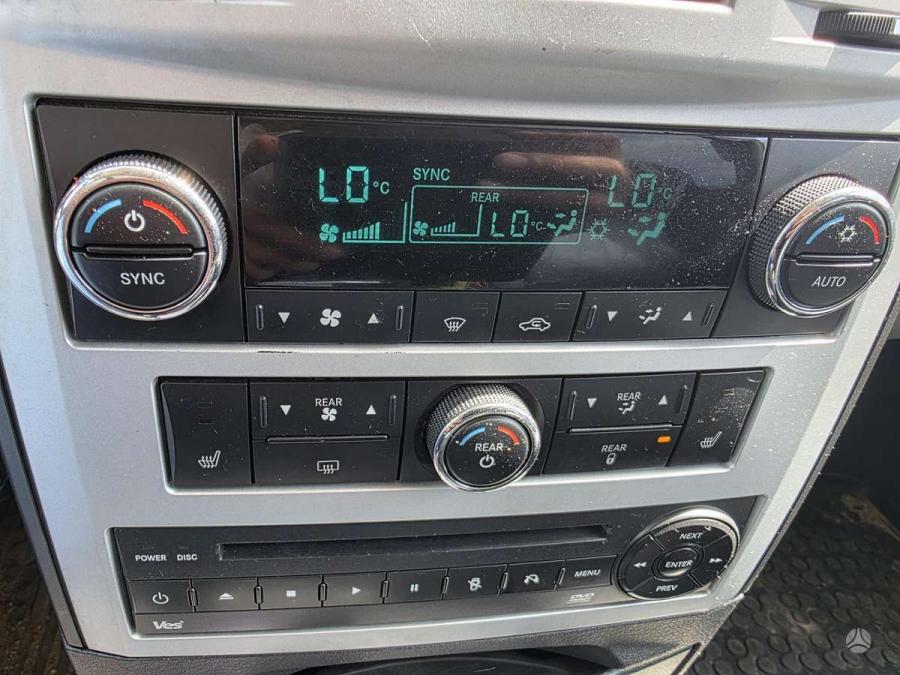 Melns Chrysler Grand Voyager 2008 Kauņa, ar dzinēja tilpumu 2.78 L un nobraukumu 261 tūkst. km par 3650 €, foto 11 vietnē AUTOMOTO.COM.LV