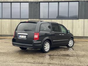 Melns Chrysler Grand Voyager 2008 Rīga, ar dzinēja tilpumu 2.80 L un nobraukumu 232 tūkst. km par 4990 €, foto 5 vietnē AUTOMOTO.COM.LV