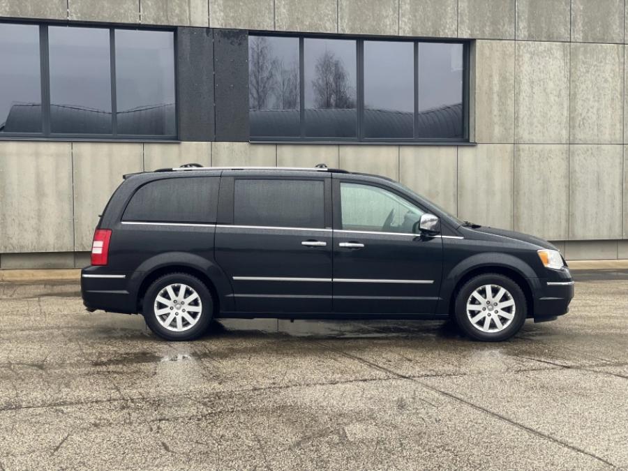 Melns Chrysler Grand Voyager 2008 Rīga, ar dzinēja tilpumu 2.80 L un nobraukumu 232 tūkst. km par 4990 €, foto 8 vietnē AUTOMOTO.COM.LV