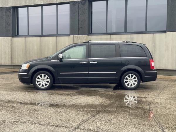 Melns Chrysler Grand Voyager 2008 Rīga, ar dzinēja tilpumu 2.80 L un nobraukumu 232 tūkst. km par 4990 €, foto 8 vietnē AUTOMOTO.COM.LV