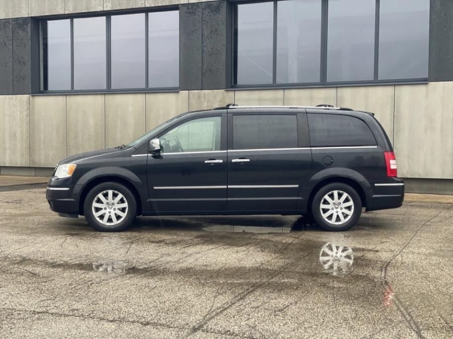 Melns Chrysler Grand Voyager 2008 Rīga, ar dzinēja tilpumu 2.80 L un nobraukumu 232 tūkst. km par 4990 €, foto 9 vietnē AUTOMOTO.COM.LV