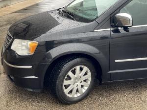 Melns Chrysler Grand Voyager 2008 Rīga, ar dzinēja tilpumu 2.80 L un nobraukumu 232 tūkst. km par 4990 €, foto 11 vietnē AUTOMOTO.COM.LV