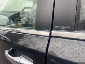 Melns Chrysler Grand Voyager 2008 Rīga, ar dzinēja tilpumu 2.80 L un nobraukumu 232 tūkst. km par 4990 €, foto 13 vietnē AUTOMOTO.COM.LV