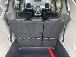 Melns Chrysler Grand Voyager 2008 Rīga, ar dzinēja tilpumu 2.80 L un nobraukumu 232 tūkst. km par 4990 €, foto 20 vietnē AUTOMOTO.COM.LV