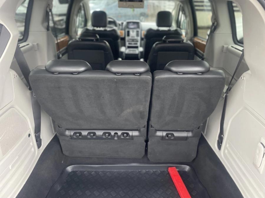 Melns Chrysler Grand Voyager 2008 Rīga, ar dzinēja tilpumu 2.80 L un nobraukumu 232 tūkst. km par 4990 €, foto 20 vietnē AUTOMOTO.COM.LV