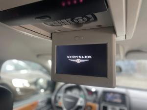 Melns Chrysler Grand Voyager 2008 Rīga, ar dzinēja tilpumu 2.80 L un nobraukumu 232 tūkst. km par 4990 €, foto 27 vietnē AUTOMOTO.COM.LV