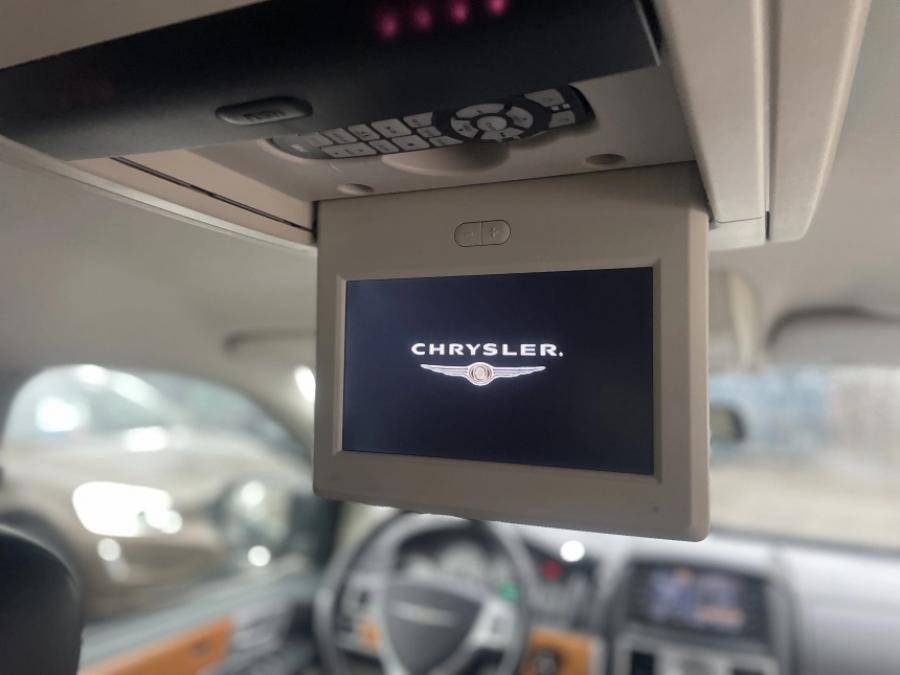 Melns Chrysler Grand Voyager 2008 Rīga, ar dzinēja tilpumu 2.80 L un nobraukumu 232 tūkst. km par 4990 €, foto 27 vietnē AUTOMOTO.COM.LV