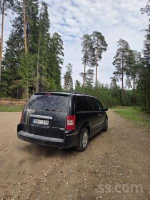 Melns Chrysler Grand Voyager 2008 Bauska, ar dzinēja tilpumu 2.80 L un nobraukumu 353 tūkst. km par 2500 €, foto 5 vietnē AUTOMOTO.COM.LV