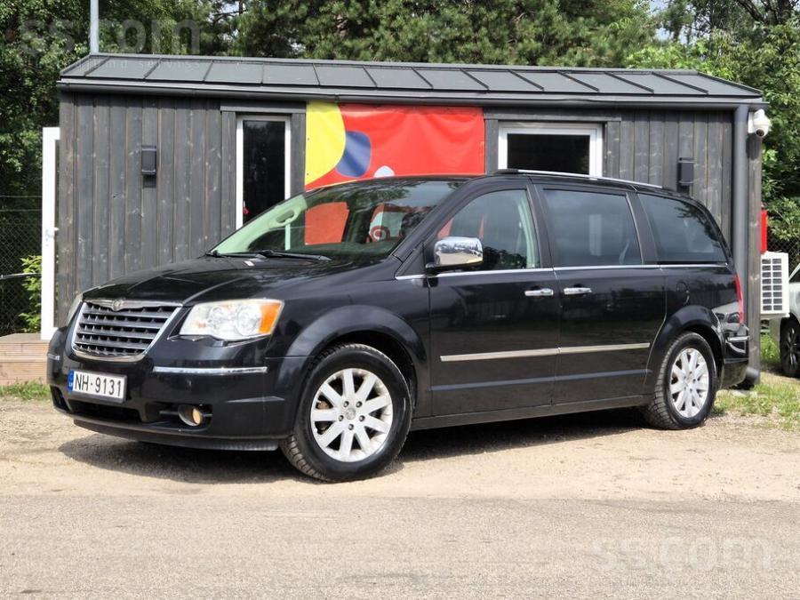 Melns Chrysler Grand Voyager 2008 Rīga, ar dzinēja tilpumu 2.80 L un nobraukumu 289 tūkst. km par 3200 €, foto 1 vietnē AUTOMOTO.COM.LV