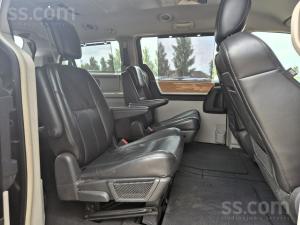 Melns Chrysler Grand Voyager 2008 Rīga, ar dzinēja tilpumu 2.80 L un nobraukumu 289 tūkst. km par 3200 €, foto 12 vietnē AUTOMOTO.COM.LV